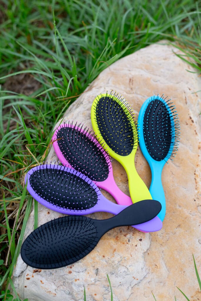 Paddle detangling wet brush | Lumiere Beauty
